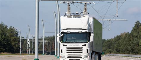 AutoMobil Oberleitungs Lkw Im Test Ankoppeln Laden Abkoppeln