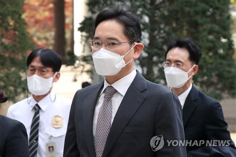 법정 향하는 이재용 삼성전자 회장 연합뉴스