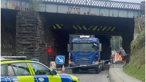 Lorry Hits Bridge In Machynlleth Closing A487 And Railway Bbc News