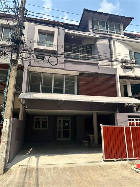 ให้เช่า ทาวน์โฮม 3 ห้องนอน ทำออฟฟิศได้ สินธานี รัชดา ลาดพร้าว 400 ตรม