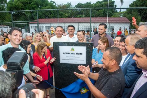 Deputados Participam Da Entrega De Quadra Poliesportiva Em Complexo