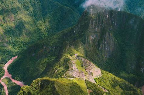 Machu Picchu en tren 2 días 1 noche WHAT A TRIP