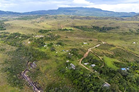 Ruínas da antiga cadeia da Vila do Cabo Sobral na Serra do Tepequém Pulsar Imagens Banco