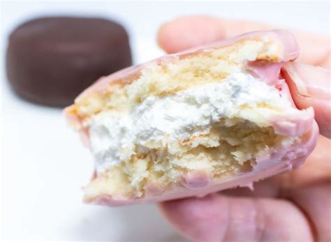 【食べてみた】『生 チョコパイ＜wベリーのショートケーキ＞』で頬張るショートケーキ体験！ 特選街web