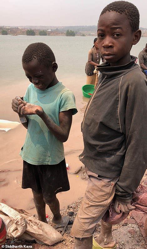 Devastating Photos Of Cobalt Mines In Democratic Republic Of Congo That