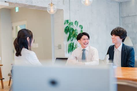 ファシリテーターとは？求められるスキルや役割、会議成功のポイントを解説 Saasの比較・資料請求サイト Kyozon