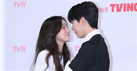 정려원·위하준 달달함 한도 초과 [se★포토]