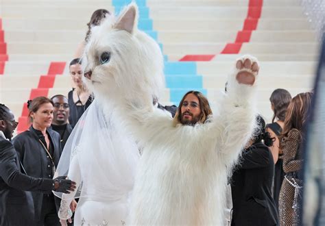 Jared Leto Dresses Up As Karl Lagerfeld S Famed Cat Choupette At Met