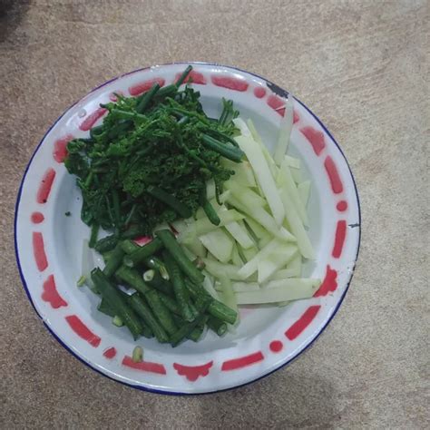Resep Sayur Pakis Campur Bumbu Santan Sederhana Rumahan Di Yummy App
