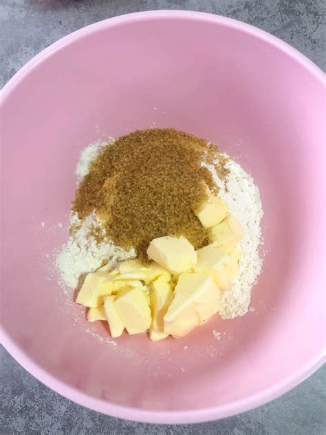 Easy Peach And Raspberry Crumble Lost In Food