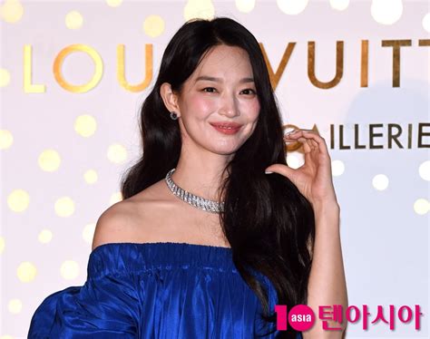 신민아 ♥김우빈 사로잡는 애교싱그러운 미소ten포토 텐아시아