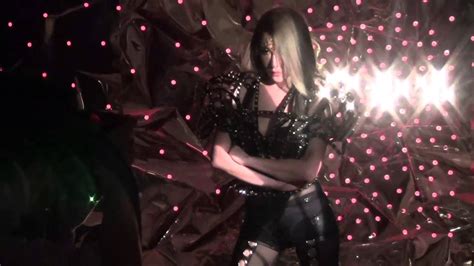 蕭亞軒elva Hsiao 《不解釋親吻 Shut Up And Kiss Me》專輯封面花絮大公開 Youtube