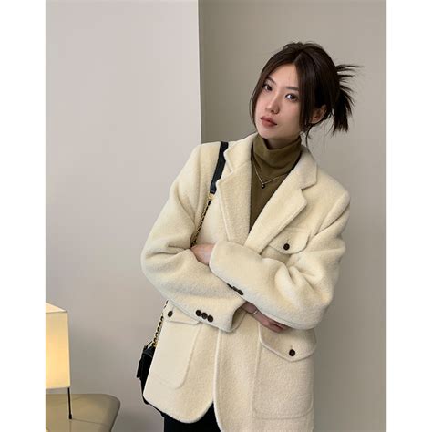 阿一 柔软环保美貂毛 夹棉西装外套女冬季宽松休闲白色加厚西服 阿一 realeasy