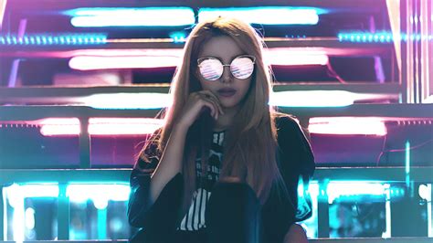 Girl Neon Wallpapers Top Free Girl Neon Backgrounds Wallpaperaccess