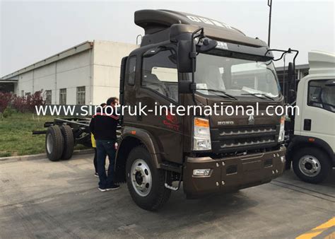 SINOTRUK HOWO Tons Light Duty Trucks RHD X HP ZZ D C