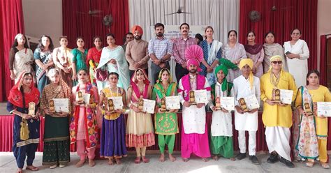 ਜ਼ਿਲ੍ਹਾ ਪੱਧਰੀ ਕਲਾ ਉਤਸਵ ਮੁਕਾਬਲੇ ਕਰਵਾਏ ਗਏ