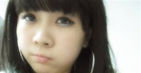 Cerita Dan Foto Unik Cewek Pamer Dada