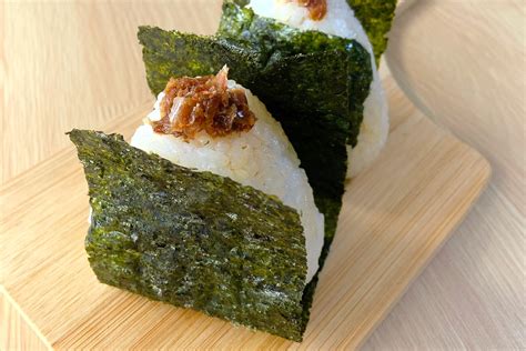 おかかおにぎりが「抜群に美味しくなる」 クレハおにぎりが教える“あの調味料” Fumumu