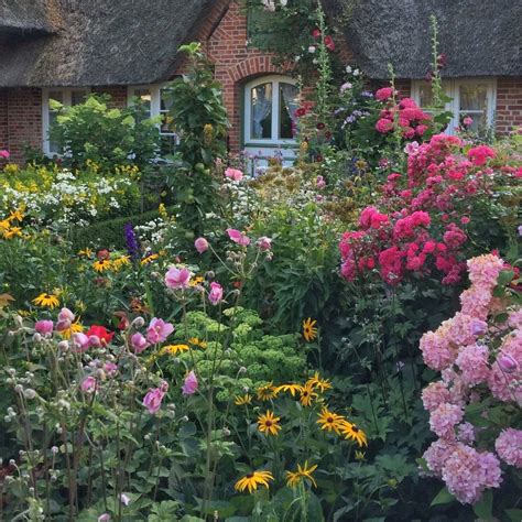 17 Incredible Ideas For Landscaping With Hydrangeas In Front Of The House