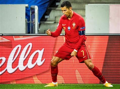 Cristiano Ronaldo llegó a goles y pasó de largo en triunfo portugués