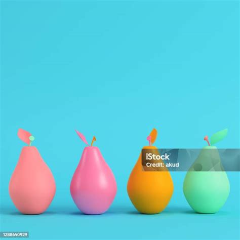 파스텔 색상의 밝은 파란색 배경에 화려한 배 미니멀리즘 컨셉 0명에 대한 스톡 사진 및 기타 이미지 0명 3차원 형태 과일 Istock