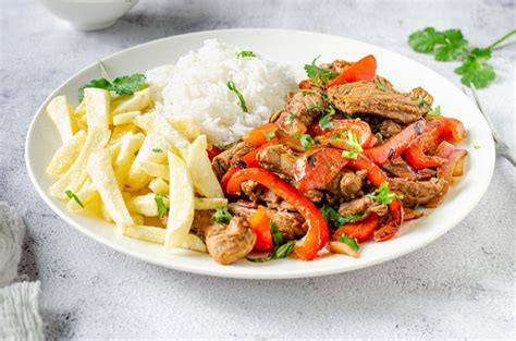 Lomo Saltado Auténtica Y Sencilla Receta Peruana Para Cocinar En Casa