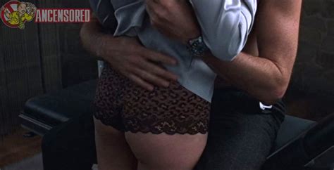 Serena Scott Thomas Nue Dans Le Monde Ne Suffit Pas