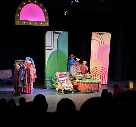 Asylum Seeker Families Welcomed At Macready Theatre
