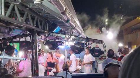 Explosão em trio de Ivete deixa dois feridos e provoca caos no Barra