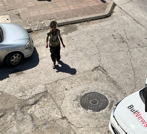 На вниманието на институциите Психично болна жена от месеци обикаля из Враца крещи и плаши