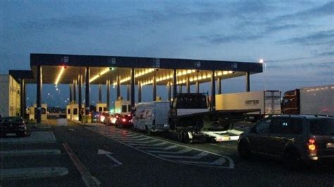 Внимание шофьори Интензивен е трафикът на ГКПП „Видин“