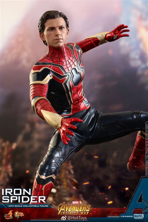 Iron Spider Il Costume Nel Dettaglio Nella Action Figure Hot Toys