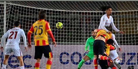 Lecce Roma Gol Di Baschirotto O Autogol Di Ibanez Il Caso Fantacalcio