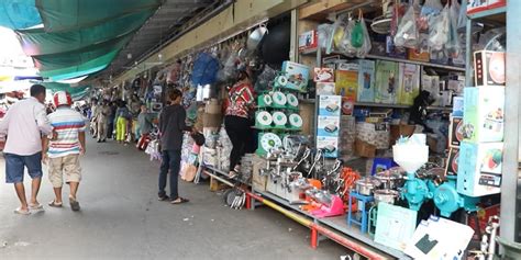 អាជីវករលក់ដូរនៅតូបបណ្តោះអាសន្នផ្សារអូរឬស្សី និយាយពីការលំបាកក្នុងការលក់ដូរលើផ្លូវ១១១ Tnaot