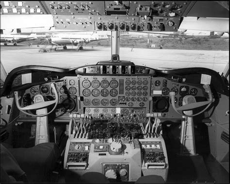 Cockpit Lockheed Electra
