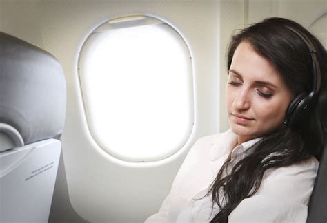 5 Long Haul Flight Essentials Mindfood