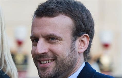 La Barbe De Trois Jours Demmanuel Macron Séduit Les Internautes
