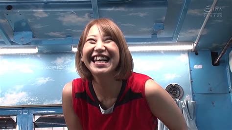 【滝本エレナ 若槻みづな】マジックミラー号の天井に頭がついちゃう！高身長アスリート女子がチビ男相手に初めてのバックブリーカーフェ 285793