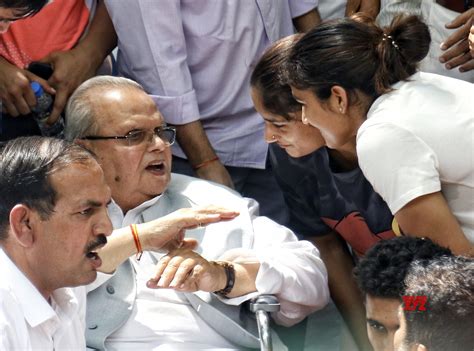 New Delhi Former Jandk Governor Satya Pal Malik With Wrestlers Sakshi