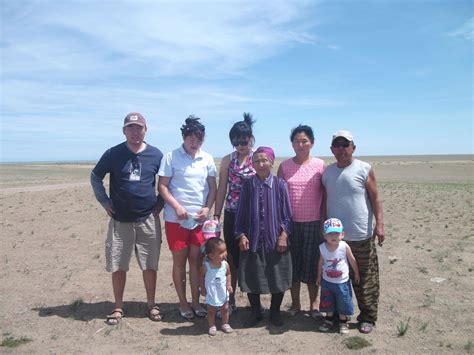 Гэр бүлээрээ Facebook