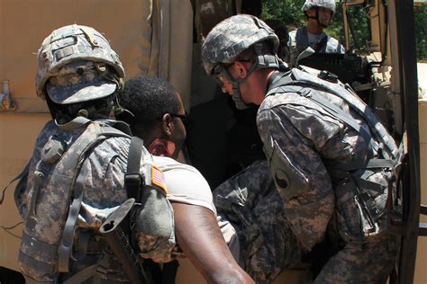 Support Battalion Soldiers Conduct Combat Lifesaver Traini Flickr