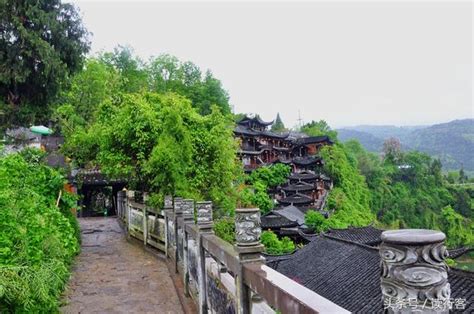 如果你從鳳凰古城去張家界不妨順路去一下劉曉慶電影裡的芙蓉鎮 每日頭條