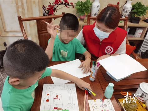 一对一上门辅导！黄江这群大学生走进“小葵花” 的家儿童新市困境