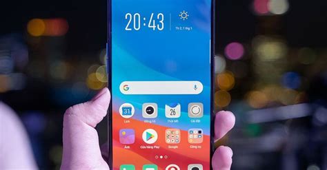 android is phasing out its traditional triple button navigation system