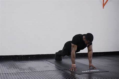 20 Best Bodyweight Exercises For An Upper Body Workout Mirafit