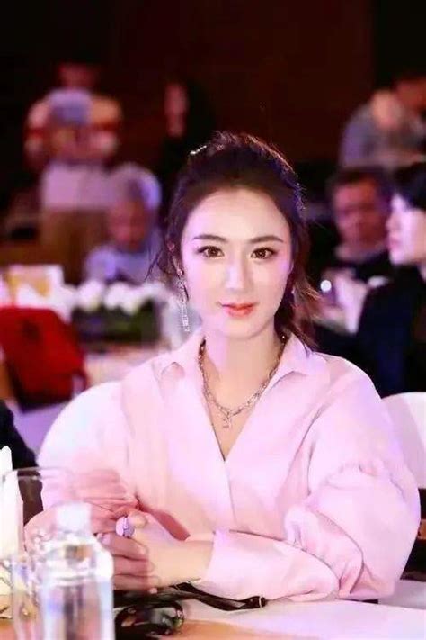 被罚13亿后，在直播间消失300多天的薇娅，早已转型成资本方巨子生物网友