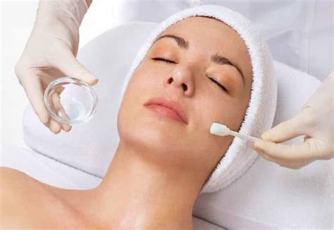 Kimyasal peeling nedir Kimyasal peeling ürünleri zararları ve