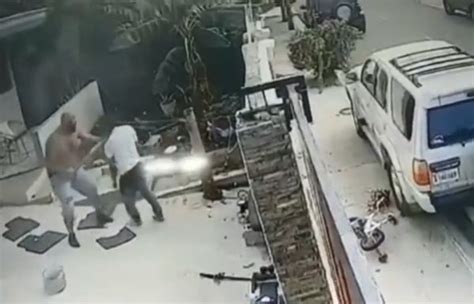 窃贼偷脚踏车被屋主撞见 欲翻墙逃跑被拖回暴打 马来西亚诗华日报新闻网