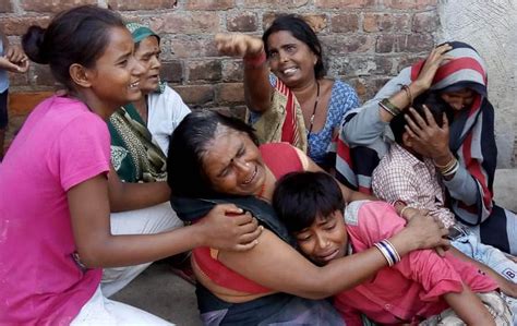Husband Reached Kotwali With Wifes Head Banda News पत्नी का सिर