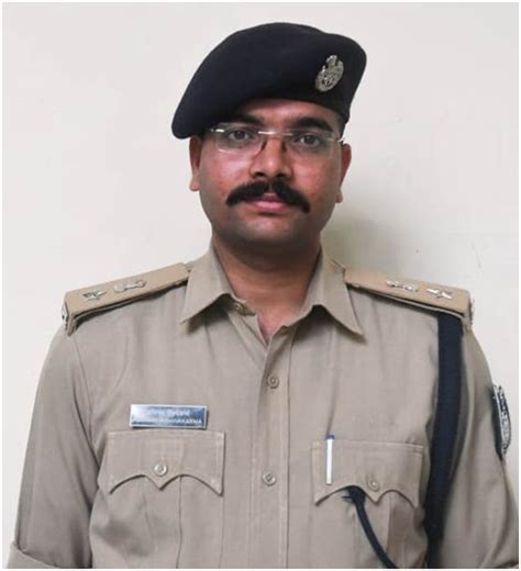 Dcp Abhinav Vishwakarma Biography Age Ips Batch Famous Personalities The Trends Bio